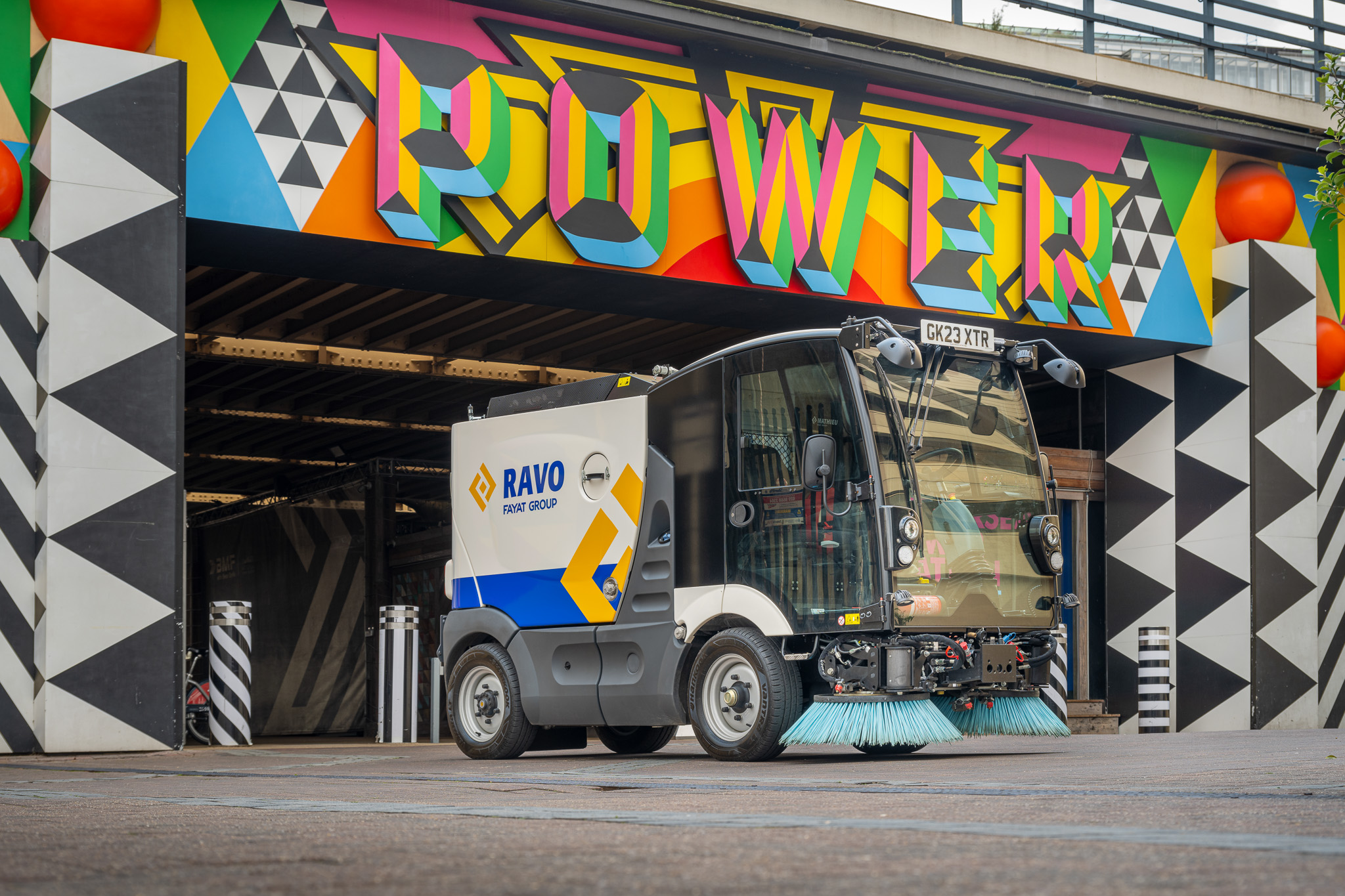 RAVO R2, Compact Streetsweeper