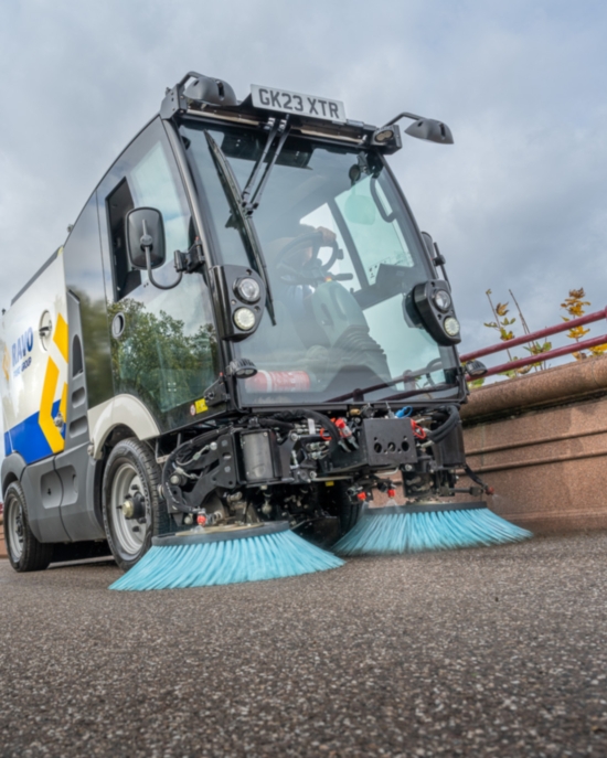RAVO R2, Compact Streetsweeper