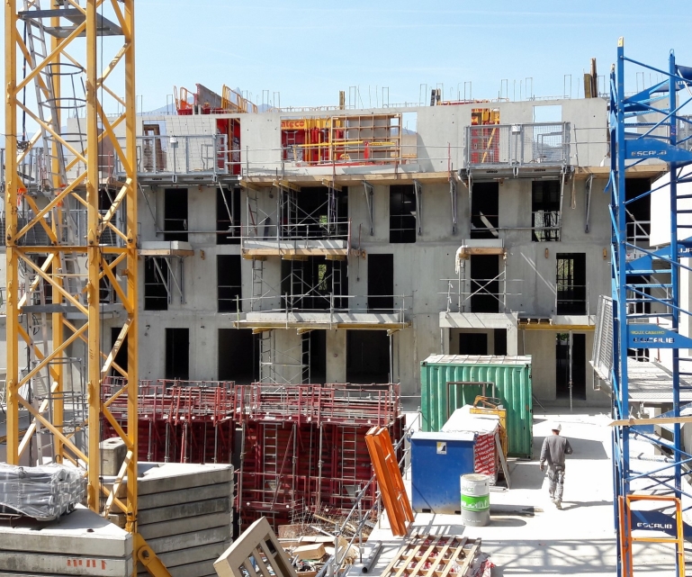 CONSTRUCTION D'UN ENSEMBLE IMMOBILIER « LES CABANES DU LAC » À AIX-LES ...