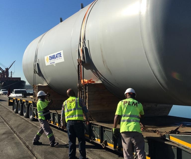 Convois exceptionnels pour le Botswana - Charlatte Reservoirs