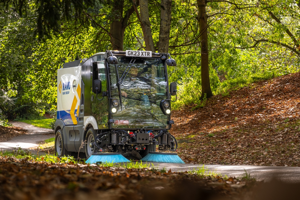 RAVO R2, Compact Streetsweeper