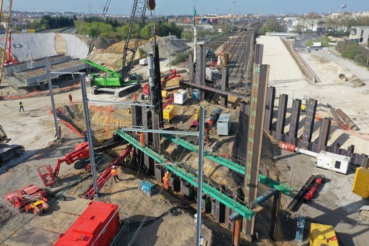 Installation of 2 rail bridges