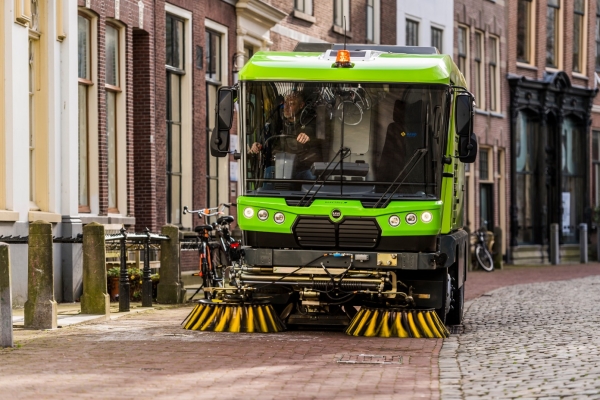 RAVO 5 eSeries: eerste elektrische veegmachine - RAVO Benelux